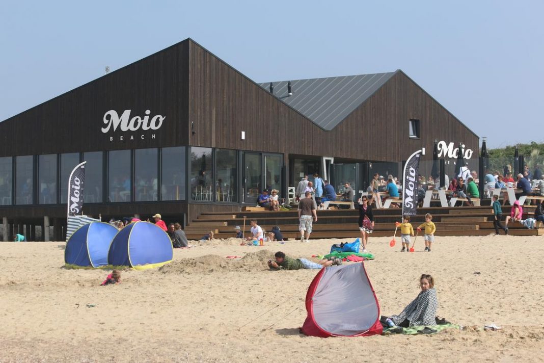Strandpavillon "Moio Beach" und Adventure Sports - Cadzand-Bad